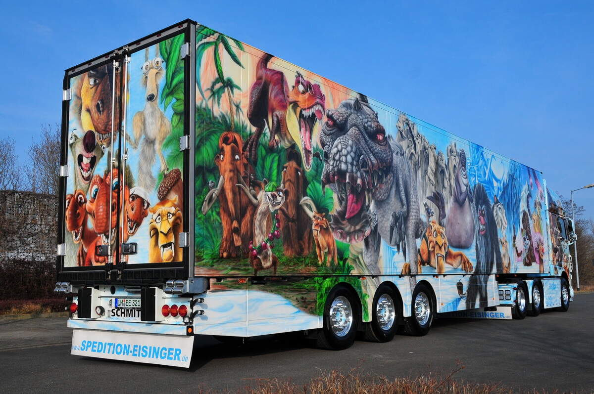 比例模型玩具天地 » [WSI] DAF XF SUPER SPACE CAB 3x with 3x REEFER TRAILER ...