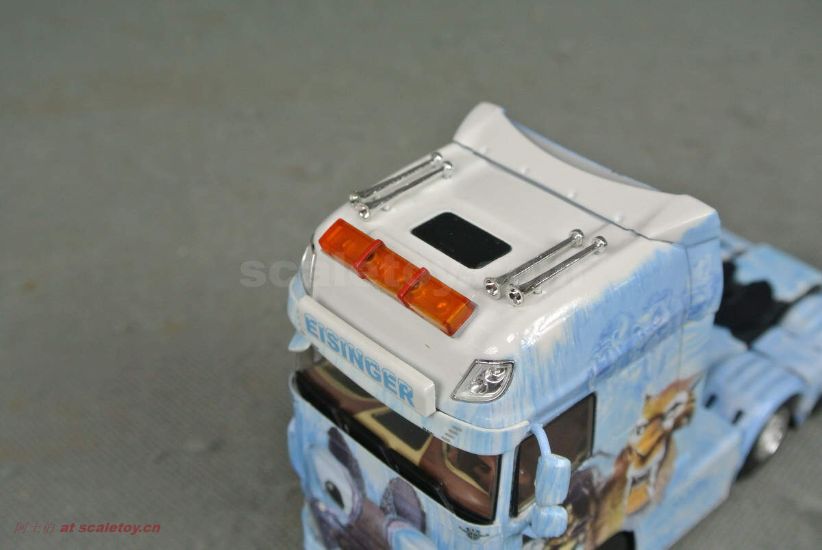 比例模型玩具天地 » [WSI] DAF XF SUPER SPACE CAB 3x with 3x REEFER TRAILER ...