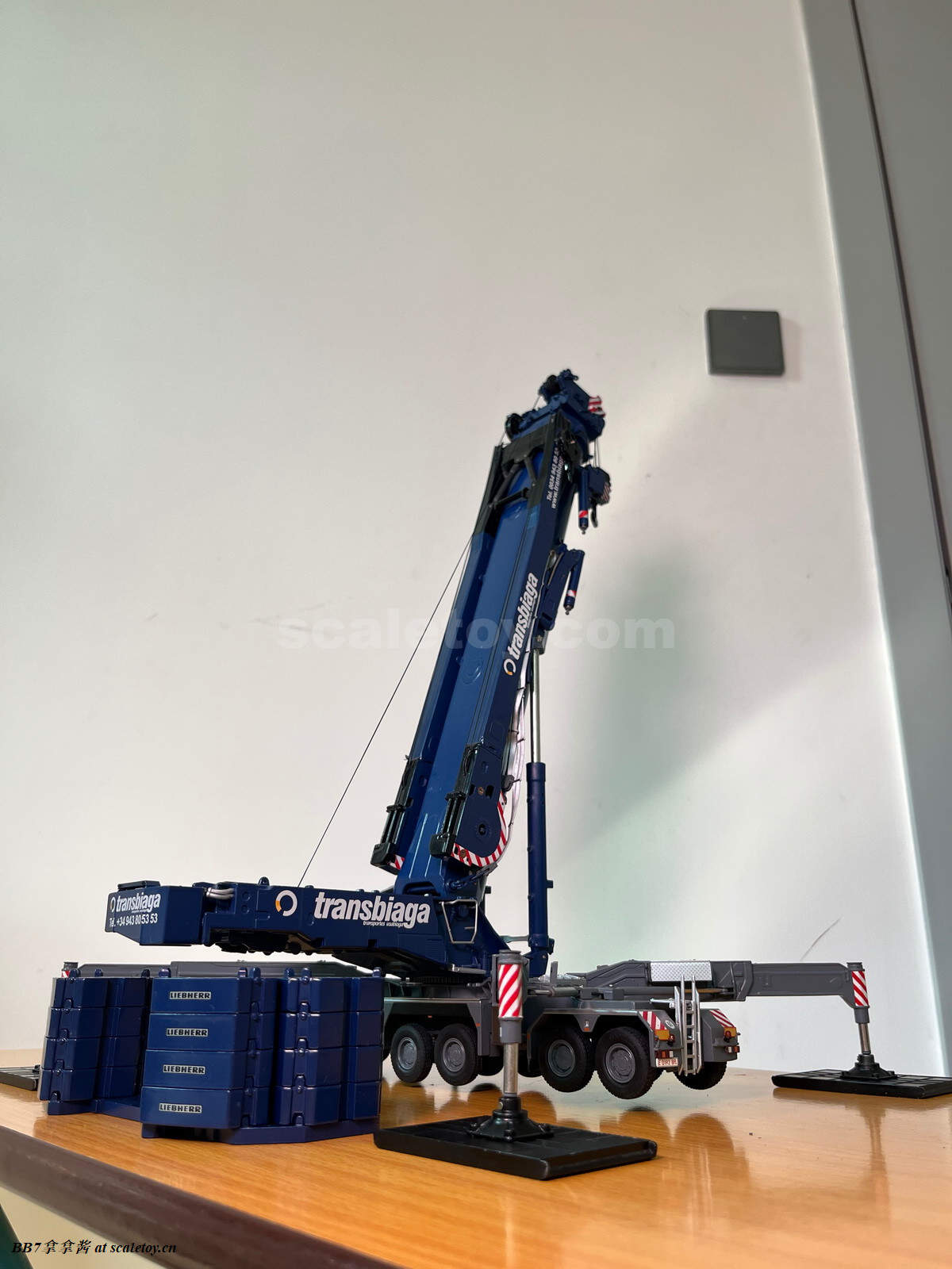 比例模型玩具天地 » [NZG] 1/50 LIEBHERR LTM11200 Transbiaga 把玩小剧场