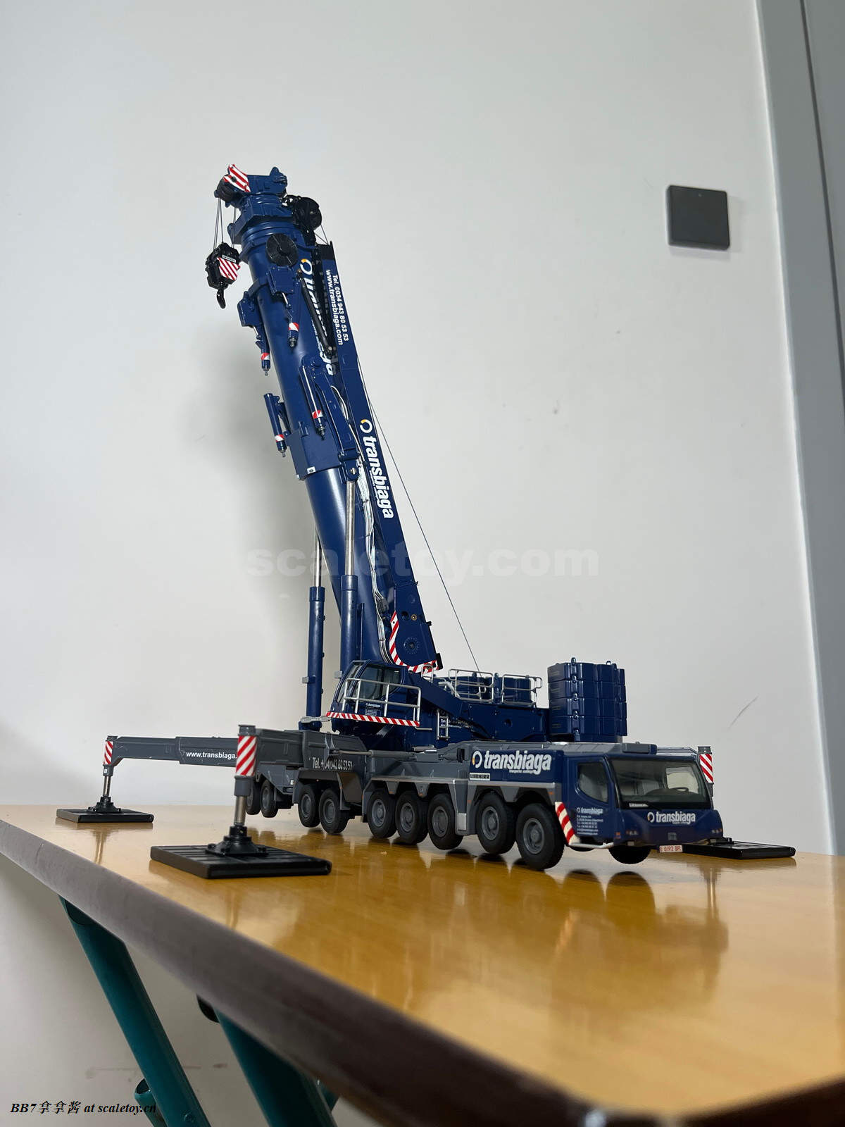 比例模型玩具天地 » [NZG] 1/50 LIEBHERR LTM11200 Transbiaga 把玩小剧场
