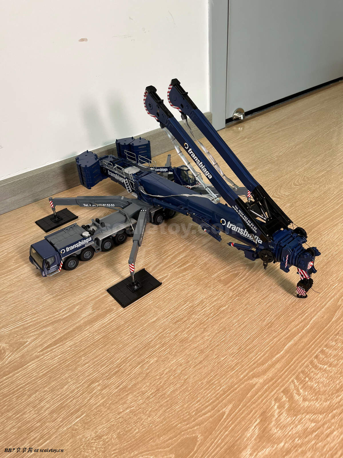 比例模型玩具天地 » [NZG] 1/50 LIEBHERR LTM11200 Transbiaga 把玩小剧场